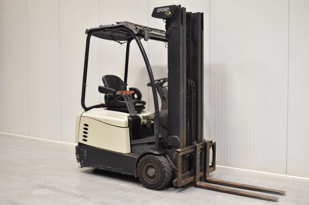 Crown SC 3016 Electric Forklift - Forkify